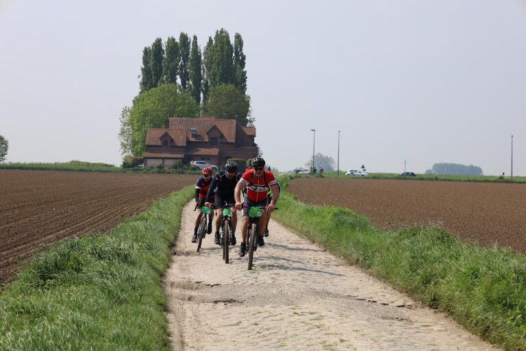 Le Raid Paris-Roubaix VTT fait pavé neuf ! - Fédération française de ...